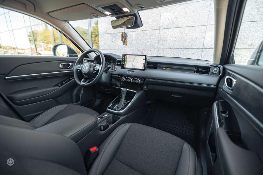 Black Honda HR-V 2025 in Klaipeda, with an engine capacity of 1.45 L and mileage of 2 thousand km for 27500 €, photo 25 on AUTOMOTO.COM.LV