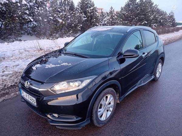 Black Honda HR-V 2016 in Vilnius, with an engine capacity of 1.50 L and mileage of 96 thousand km for 13700 €, photo 1 on AUTOMOTO.COM.LV