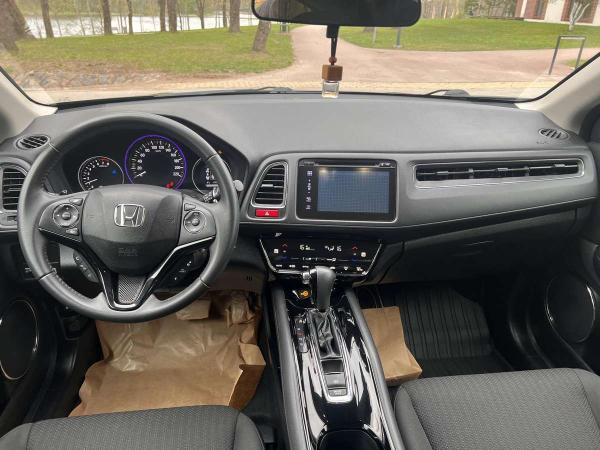 Melns Honda HR-V 2018 Plungė, ar dzinēja tilpumu 1.50 L un nobraukumu 112 tūkst. km par 11800 €, foto 9 vietnē AUTOMOTO.COM.LV