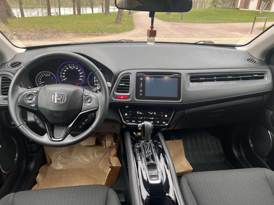 Melns Honda HR-V 2018 Plungė, ar dzinēja tilpumu 1.50 L un nobraukumu 112 tūkst. km par 11800 €, foto 9 vietnē AUTOMOTO.COM.LV