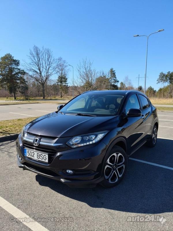 Melns Honda HR-V 2016 Tallina, ar dzinēja tilpumu 1.50 L un nobraukumu 76 tūkst. km par 14500 €, foto 1 vietnē AUTOMOTO.COM.LV