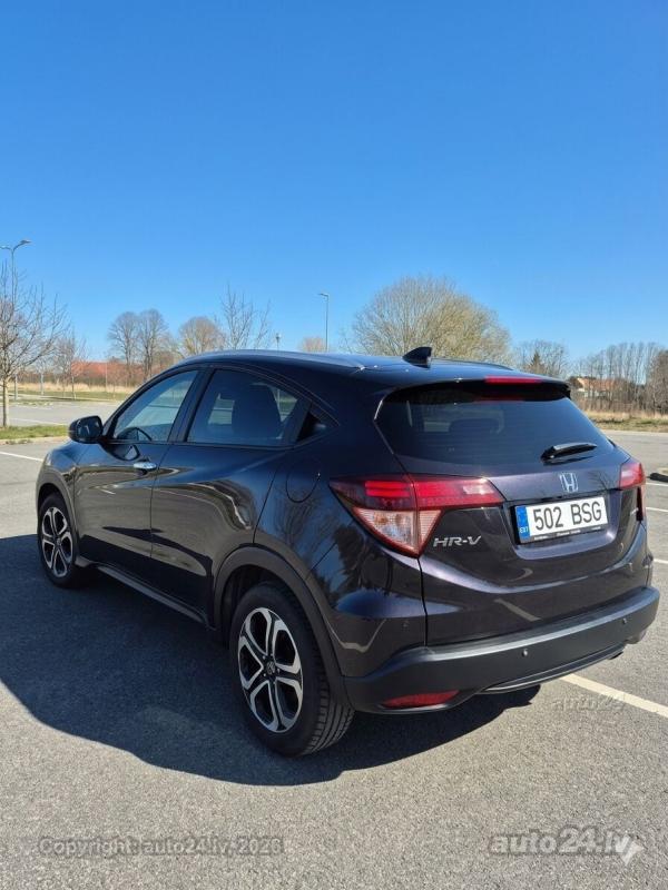 Melns Honda HR-V 2016 Tallina, ar dzinēja tilpumu 1.50 L un nobraukumu 76 tūkst. km par 14500 €, foto 4 vietnē AUTOMOTO.COM.LV