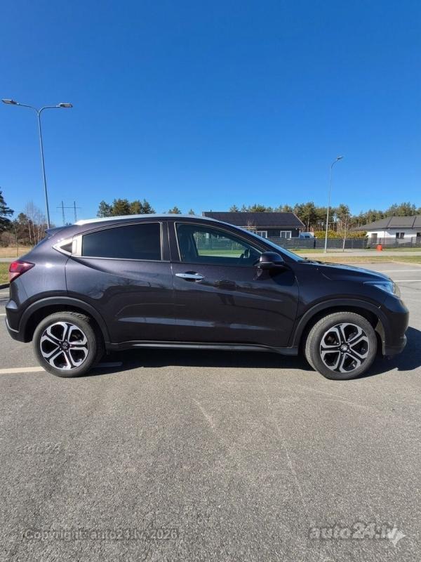 Melns Honda HR-V 2016 Tallina, ar dzinēja tilpumu 1.50 L un nobraukumu 76 tūkst. km par 14500 €, foto 5 vietnē AUTOMOTO.COM.LV