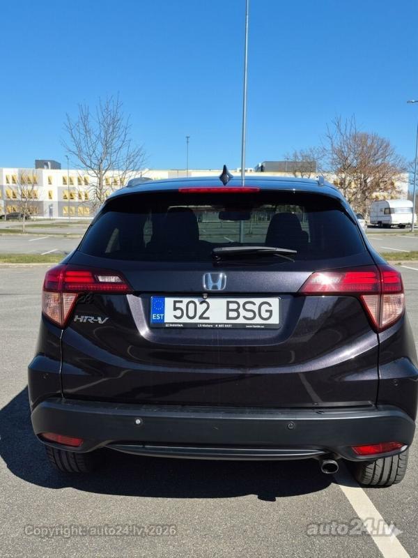 Melns Honda HR-V 2016 Tallina, ar dzinēja tilpumu 1.50 L un nobraukumu 76 tūkst. km par 14500 €, foto 6 vietnē AUTOMOTO.COM.LV