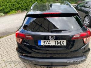 Black Honda HR-V 2017 in Tartu, with an engine capacity of 1.50 L and mileage of 115 thousand km for 14000 €, photo 8 on AUTOMOTO.COM.LV
