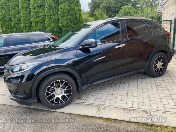 Black Honda HR-V 2017 in Tartu, with an engine capacity of 1.50 L and mileage of 115 thousand km for 14000 €, photo 8 on AUTOMOTO.COM.LV