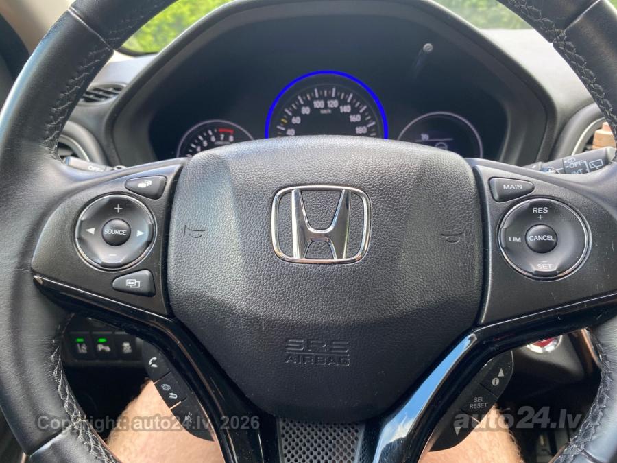Black Honda HR-V 2017 in Tartu, with an engine capacity of 1.50 L and mileage of 115 thousand km for 14000 €, photo 11 on AUTOMOTO.COM.LV