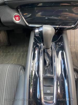 Black Honda HR-V 2017 in Tartu, with an engine capacity of 1.50 L and mileage of 115 thousand km for 14000 €, photo 15 on AUTOMOTO.COM.LV