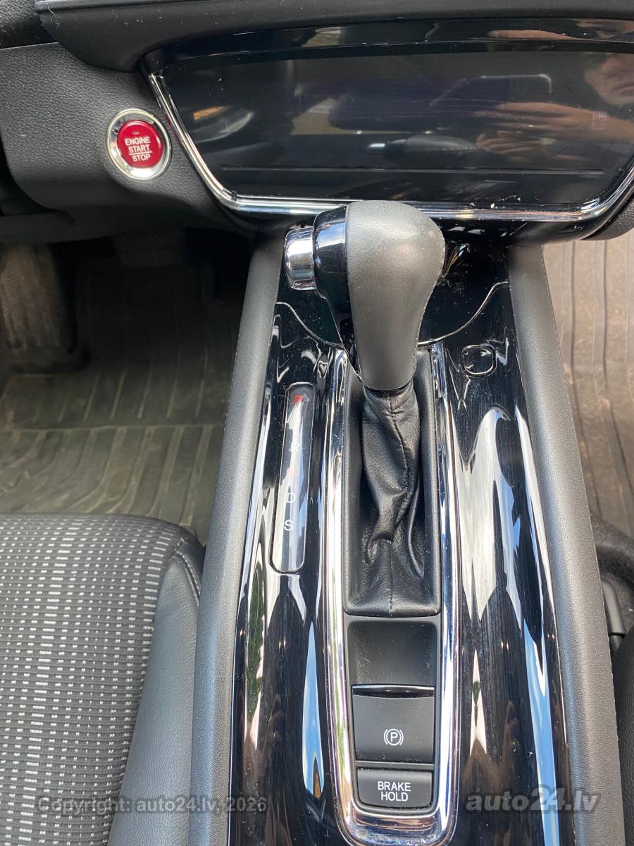 Black Honda HR-V 2017 in Tartu, with an engine capacity of 1.50 L and mileage of 115 thousand km for 14000 €, photo 15 on AUTOMOTO.COM.LV