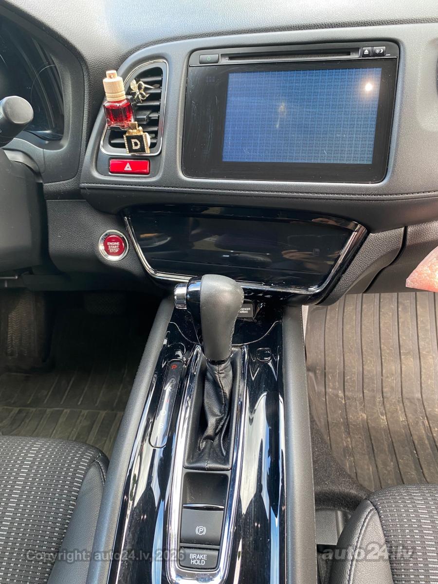 Black Honda HR-V 2017 in Tartu, with an engine capacity of 1.50 L and mileage of 115 thousand km for 14000 €, photo 16 on AUTOMOTO.COM.LV