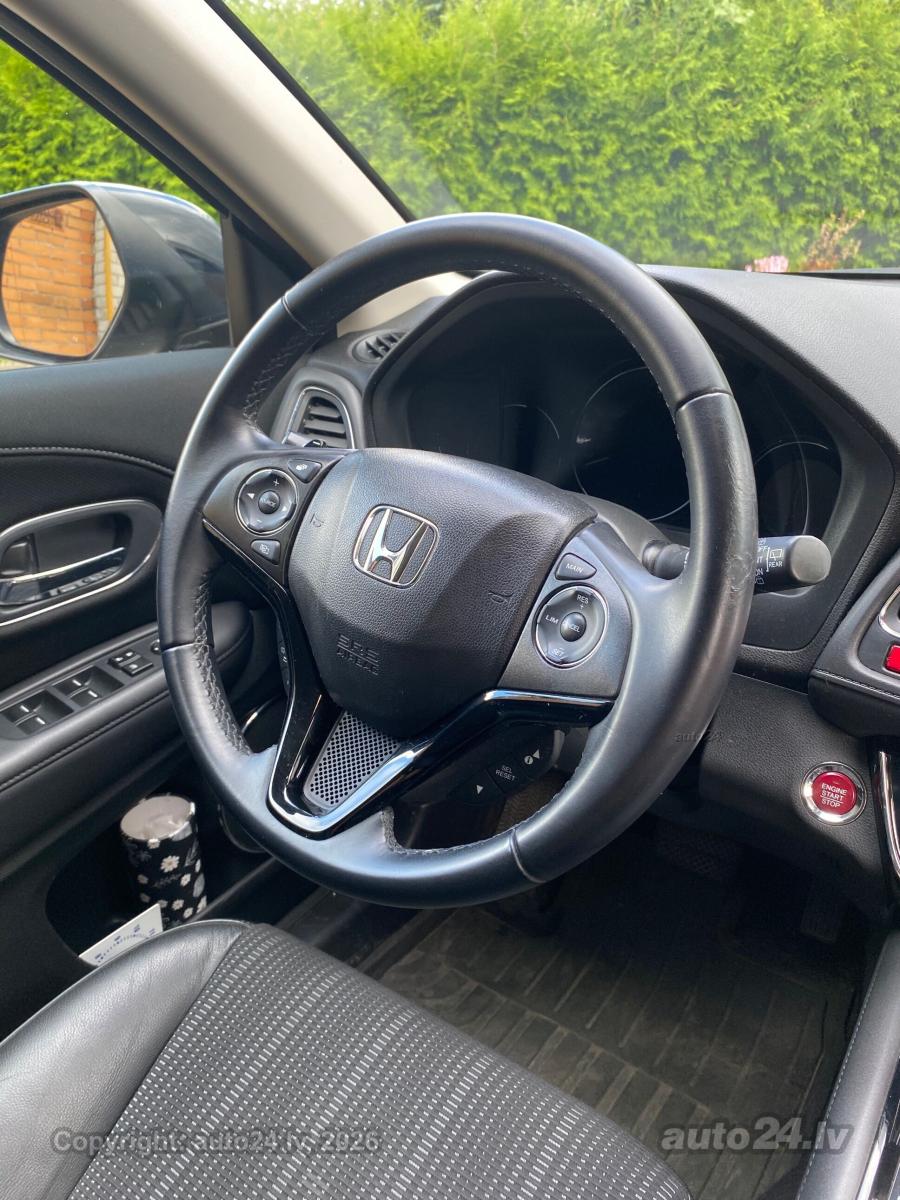 Black Honda HR-V 2017 in Tartu, with an engine capacity of 1.50 L and mileage of 115 thousand km for 14000 €, photo 17 on AUTOMOTO.COM.LV