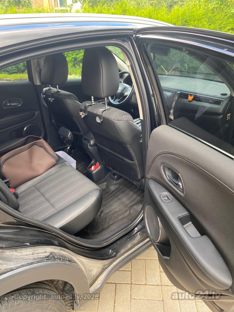 Black Honda HR-V 2017 in Tartu, with an engine capacity of 1.50 L and mileage of 115 thousand km for 14000 €, photo 22 on AUTOMOTO.COM.LV