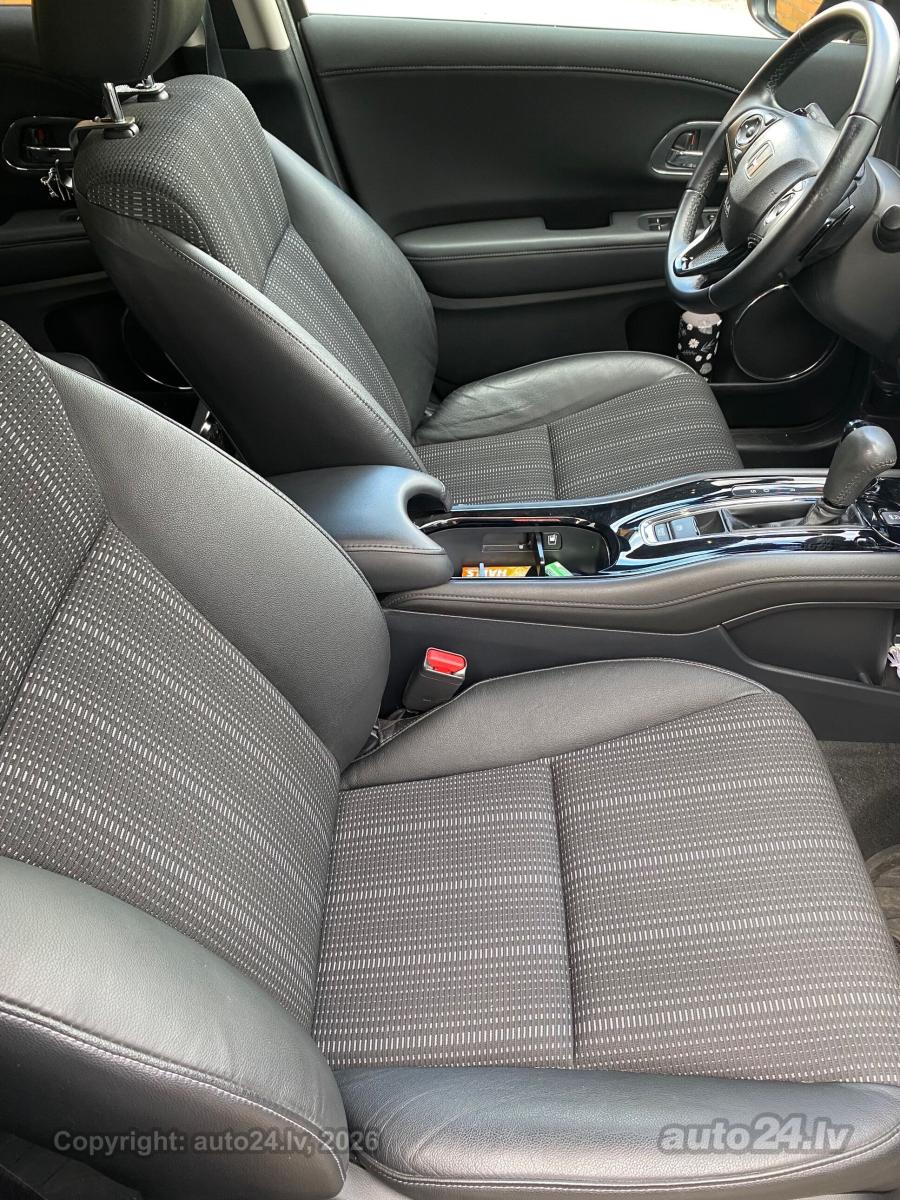 Black Honda HR-V 2017 in Tartu, with an engine capacity of 1.50 L and mileage of 115 thousand km for 14000 €, photo 23 on AUTOMOTO.COM.LV