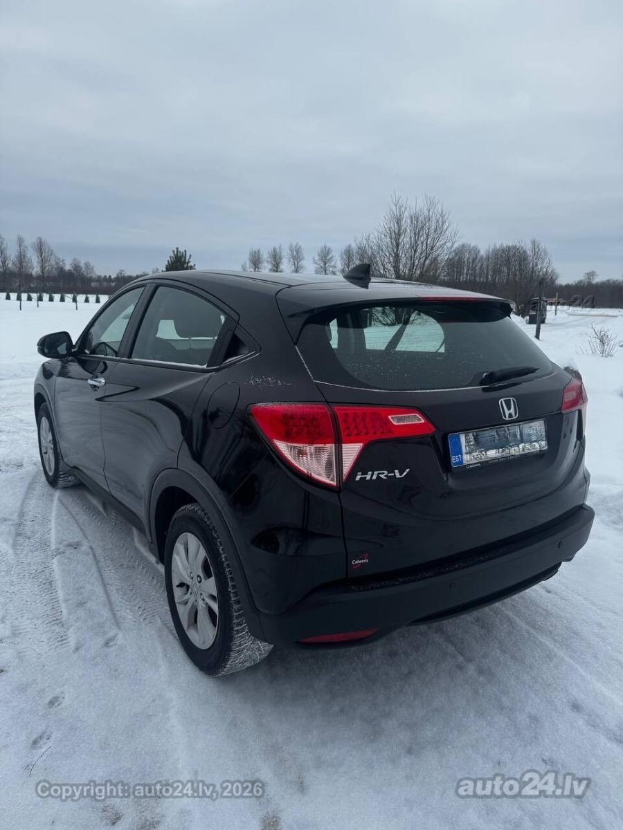 Melns Honda HR-V 2018 Tallina, ar dzinēja tilpumu 1.50 L un nobraukumu 125 tūkst. km par 13300 €, foto 2 vietnē AUTOMOTO.COM.LV