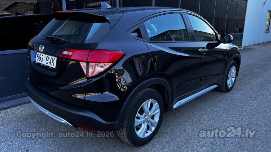 Black Honda HR-V 2018 in Tallinn, with an engine capacity of 1.50 L and mileage of 112 thousand km for 15900 €, photo 2 on AUTOMOTO.COM.LV