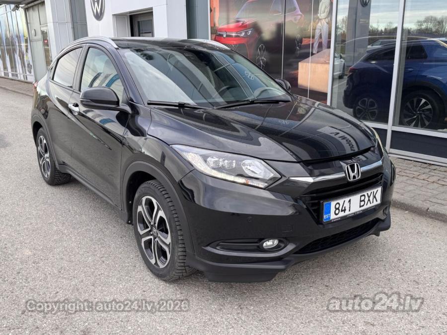 Black Honda HR-V 2018 in Viljandi, with an engine capacity of 1.50 L and mileage of 178 thousand km for 14190 €, photo 1 on AUTOMOTO.COM.LV