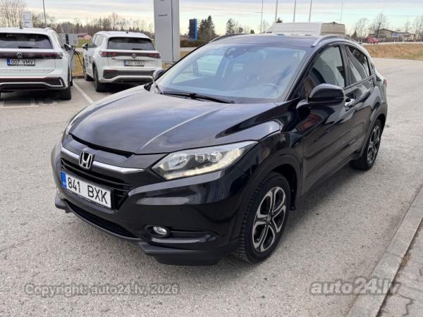 Melns Honda HR-V 2018 Viljandi, ar dzinēja tilpumu 1.50 L un nobraukumu 178 tūkst. km par 14190 €, foto 2 vietnē AUTOMOTO.COM.LV