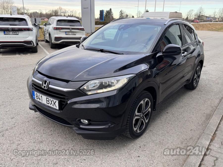 Black Honda HR-V 2018 in Viljandi, with an engine capacity of 1.50 L and mileage of 178 thousand km for 14190 €, photo 2 on AUTOMOTO.COM.LV