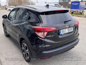 Black Honda HR-V 2018 in Viljandi, with an engine capacity of 1.50 L and mileage of 178 thousand km for 14190 €, photo 4 on AUTOMOTO.COM.LV