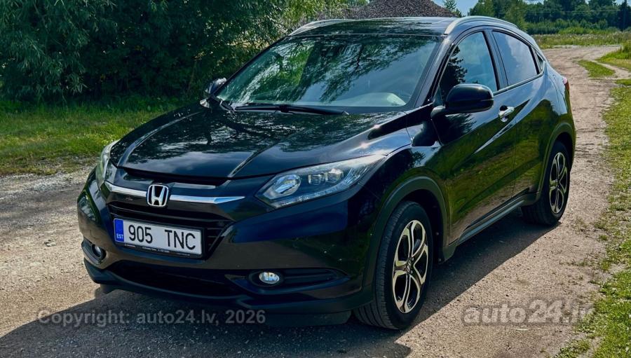 Black Honda HR-V 2018 in Paide, with an engine capacity of 1.50 L and mileage of 125 thousand km for 14999 €, photo 3 on AUTOMOTO.COM.LV