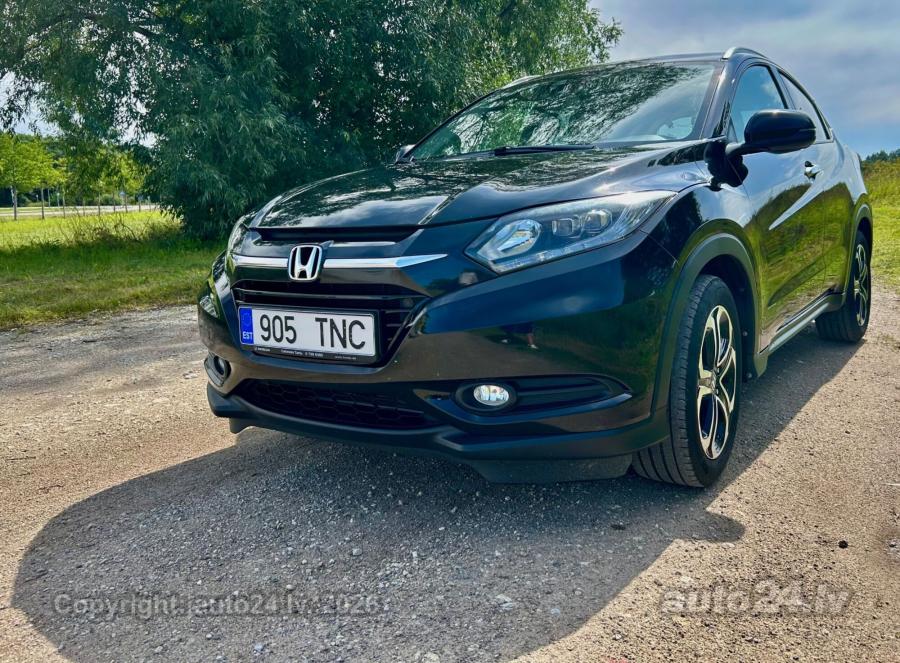 Black Honda HR-V 2018 in Paide, with an engine capacity of 1.50 L and mileage of 125 thousand km for 14999 €, photo 8 on AUTOMOTO.COM.LV