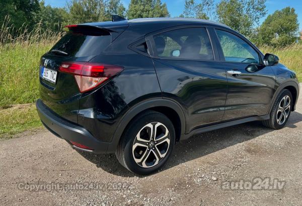 Melns Honda HR-V 2018 Paide, ar dzinēja tilpumu 1.50 L un nobraukumu 125 tūkst. km par 14999 €, foto 9 vietnē AUTOMOTO.COM.LV