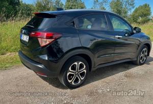 Black Honda HR-V 2018 in Paide, with an engine capacity of 1.50 L and mileage of 125 thousand km for 14999 €, photo 10 on AUTOMOTO.COM.LV