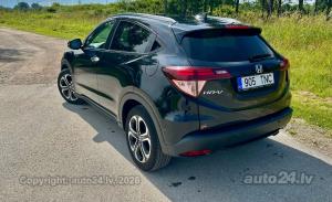 Black Honda HR-V 2018 in Paide, with an engine capacity of 1.50 L and mileage of 125 thousand km for 14999 €, photo 11 on AUTOMOTO.COM.LV