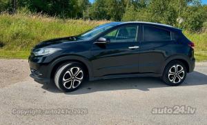 Black Honda HR-V 2018 in Paide, with an engine capacity of 1.50 L and mileage of 125 thousand km for 14999 €, photo 13 on AUTOMOTO.COM.LV