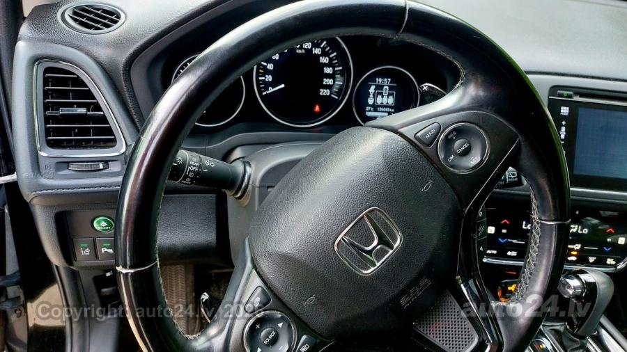 Black Honda HR-V 2018 in Paide, with an engine capacity of 1.50 L and mileage of 125 thousand km for 14999 €, photo 21 on AUTOMOTO.COM.LV