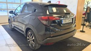 Black Honda HR-V 2019 in Tallinn, with an engine capacity of 1.50 L and mileage of 56 thousand km for 18900 €, photo 4 on AUTOMOTO.COM.LV