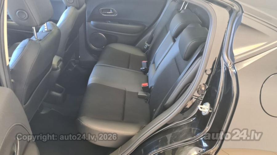 Black Honda HR-V 2019 in Tallinn, with an engine capacity of 1.50 L and mileage of 56 thousand km for 18900 €, photo 6 on AUTOMOTO.COM.LV