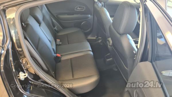 Black Honda HR-V 2019 in Tallinn, with an engine capacity of 1.50 L and mileage of 56 thousand km for 18900 €, photo 7 on AUTOMOTO.COM.LV