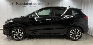 Black Honda HR-V 2021 in Tallinn, with an engine capacity of 1.50 L and mileage of 91 thousand km for 17500 €, photo 2 on AUTOMOTO.COM.LV