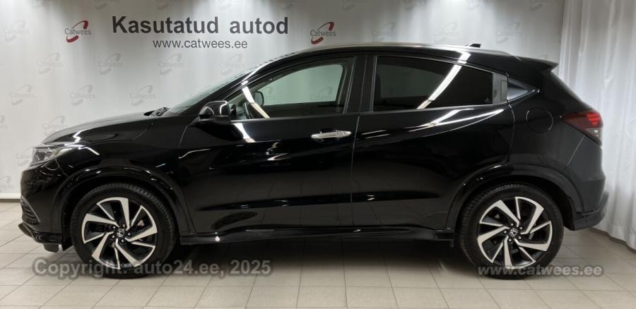 Black Honda HR-V 2021 in Tallinn, with an engine capacity of 1.50 L and mileage of 91 thousand km for 17500 €, photo 2 on AUTOMOTO.COM.LV