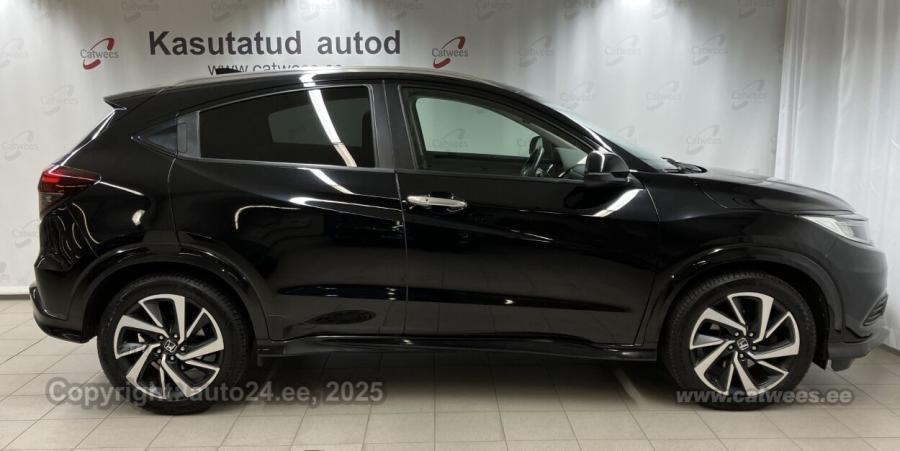 Black Honda HR-V 2021 in Tallinn, with an engine capacity of 1.50 L and mileage of 91 thousand km for 17500 €, photo 4 on AUTOMOTO.COM.LV