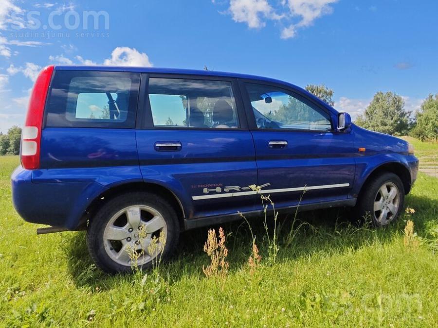 Blue Honda HR-V 2000 in Riga, with an engine capacity of 1.60 L and mileage of 292 thousand km for 700 €, photo 4 on AUTOMOTO.COM.LV