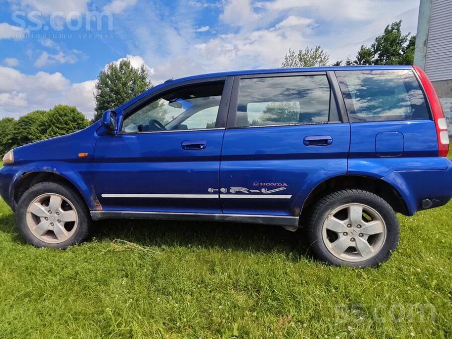 Blue Honda HR-V 2000 in Riga, with an engine capacity of 1.60 L and mileage of 292 thousand km for 700 €, photo 6 on AUTOMOTO.COM.LV