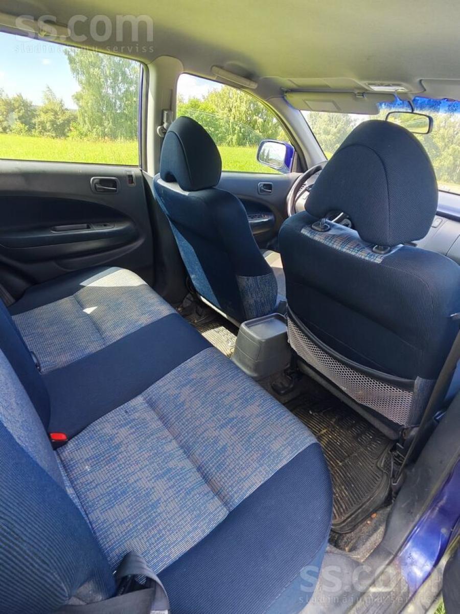 Blue Honda HR-V 2000 in Riga, with an engine capacity of 1.60 L and mileage of 292 thousand km for 700 €, photo 9 on AUTOMOTO.COM.LV