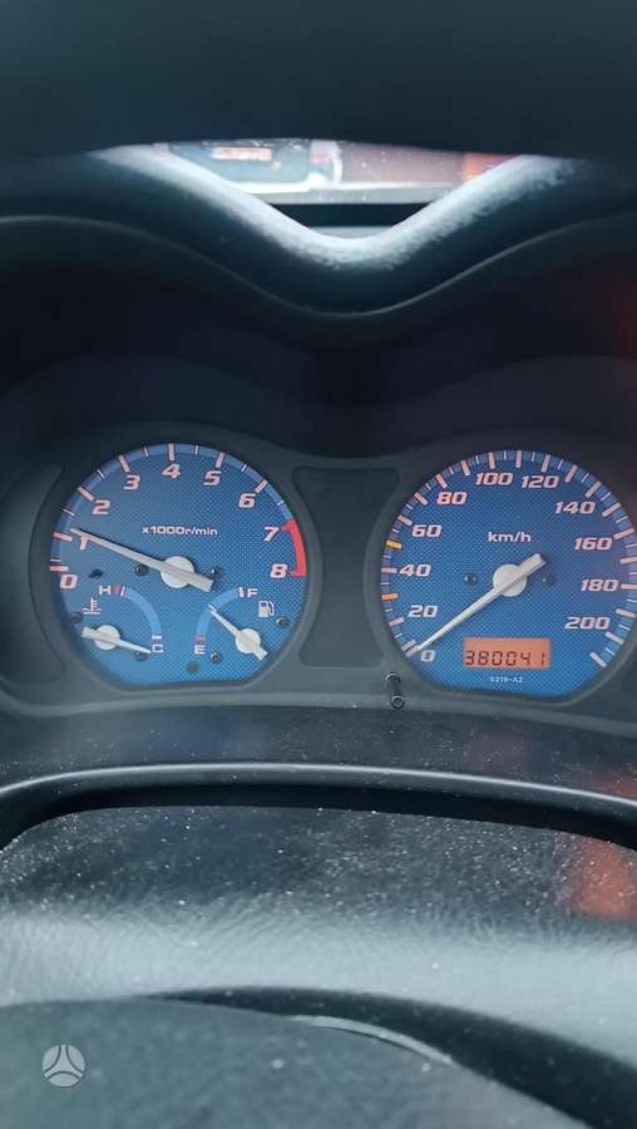 Zils Honda HR-V 2001 Druskininkai, ar dzinēja tilpumu 1.59 L un nobraukumu 380 tūkst. km par 1350 €, foto 1 vietnē AUTOMOTO.COM.LV