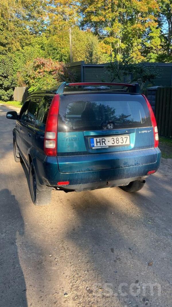 Blue Honda HR-V 2002 in Riga, with an engine capacity of 1.60 L and mileage of 0 thousand km for 1300 €, photo 3 on AUTOMOTO.COM.LV
