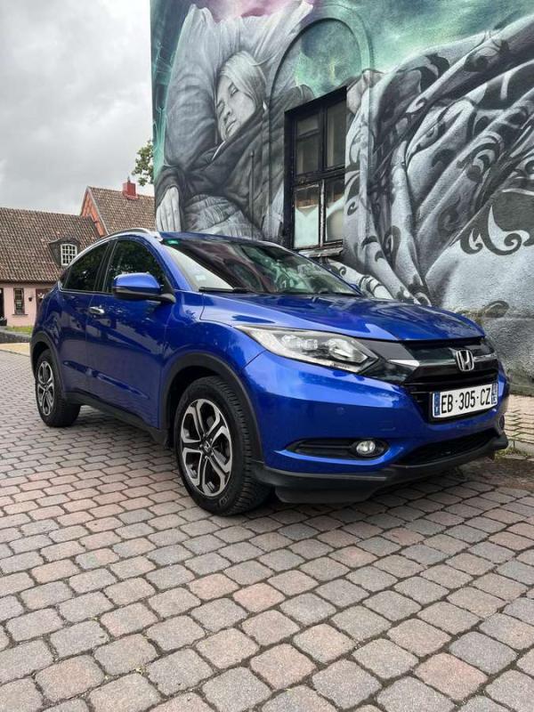 Blue Honda HR-V 2016 in Klaipeda, with an engine capacity of 1.50 L and mileage of 203 thousand km for 9500 €, photo 1 on AUTOMOTO.COM.LV