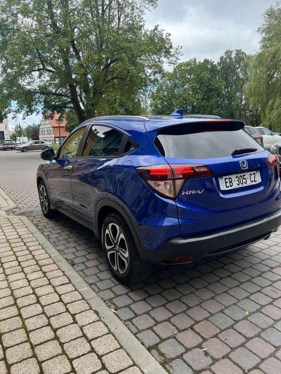 Blue Honda HR-V 2016 in Klaipeda, with an engine capacity of 1.50 L and mileage of 203 thousand km for 9500 €, photo 5 on AUTOMOTO.COM.LV