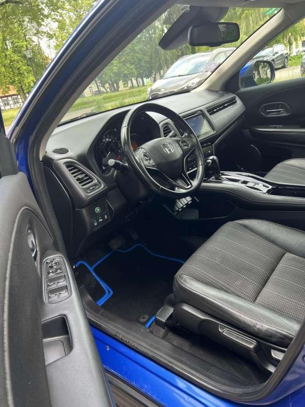 Blue Honda HR-V 2016 in Klaipeda, with an engine capacity of 1.50 L and mileage of 203 thousand km for 9500 €, photo 10 on AUTOMOTO.COM.LV