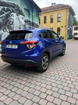 Blue Honda HR-V 2016 in Klaipeda, with an engine capacity of 1.50 L and mileage of 203 thousand km for 9500 €, photo 15 on AUTOMOTO.COM.LV