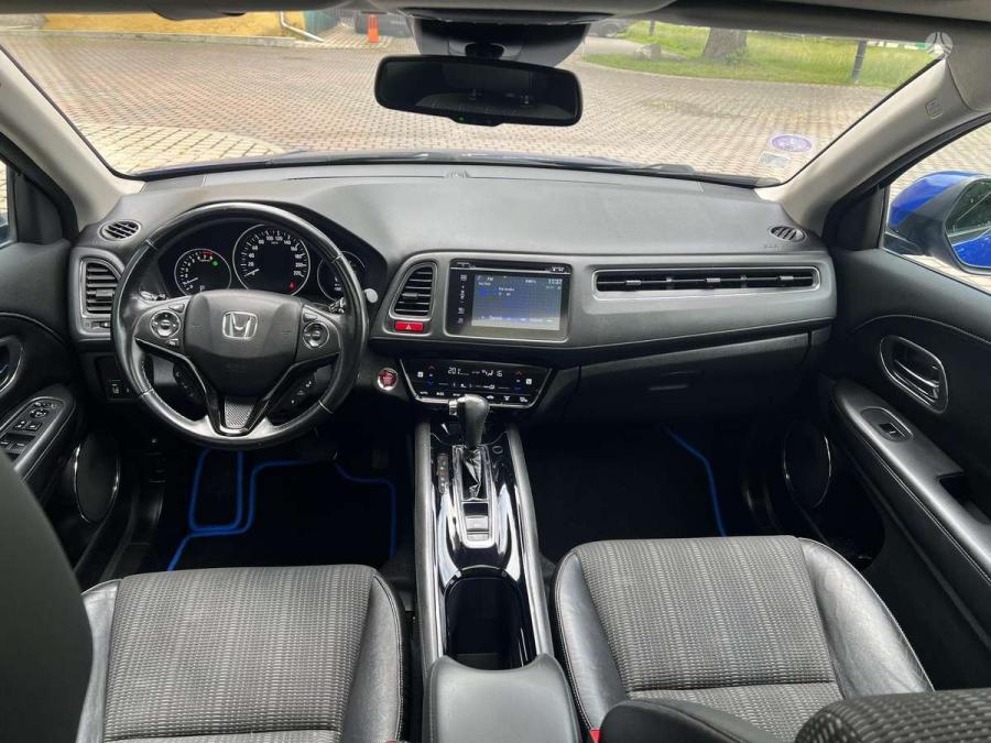 Blue Honda HR-V 2016 in Klaipeda, with an engine capacity of 1.50 L and mileage of 203 thousand km for 9500 €, photo 18 on AUTOMOTO.COM.LV