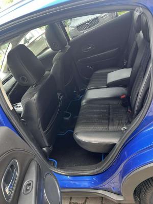 Blue Honda HR-V 2016 in Klaipeda, with an engine capacity of 1.50 L and mileage of 203 thousand km for 9500 €, photo 20 on AUTOMOTO.COM.LV