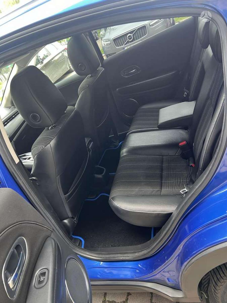 Blue Honda HR-V 2016 in Klaipeda, with an engine capacity of 1.50 L and mileage of 203 thousand km for 9500 €, photo 20 on AUTOMOTO.COM.LV