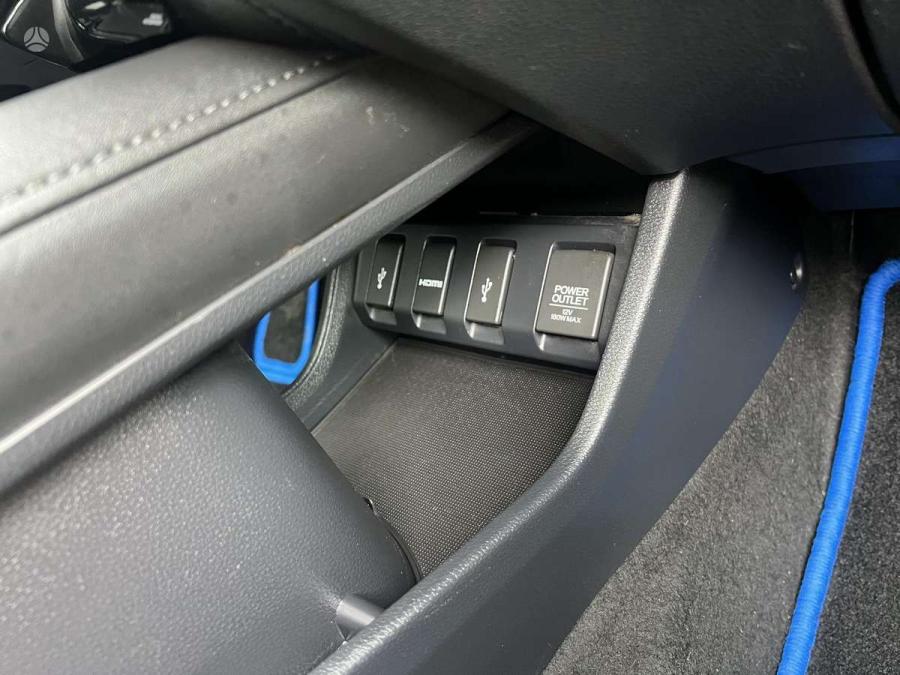Blue Honda HR-V 2016 in Klaipeda, with an engine capacity of 1.50 L and mileage of 203 thousand km for 9500 €, photo 27 on AUTOMOTO.COM.LV