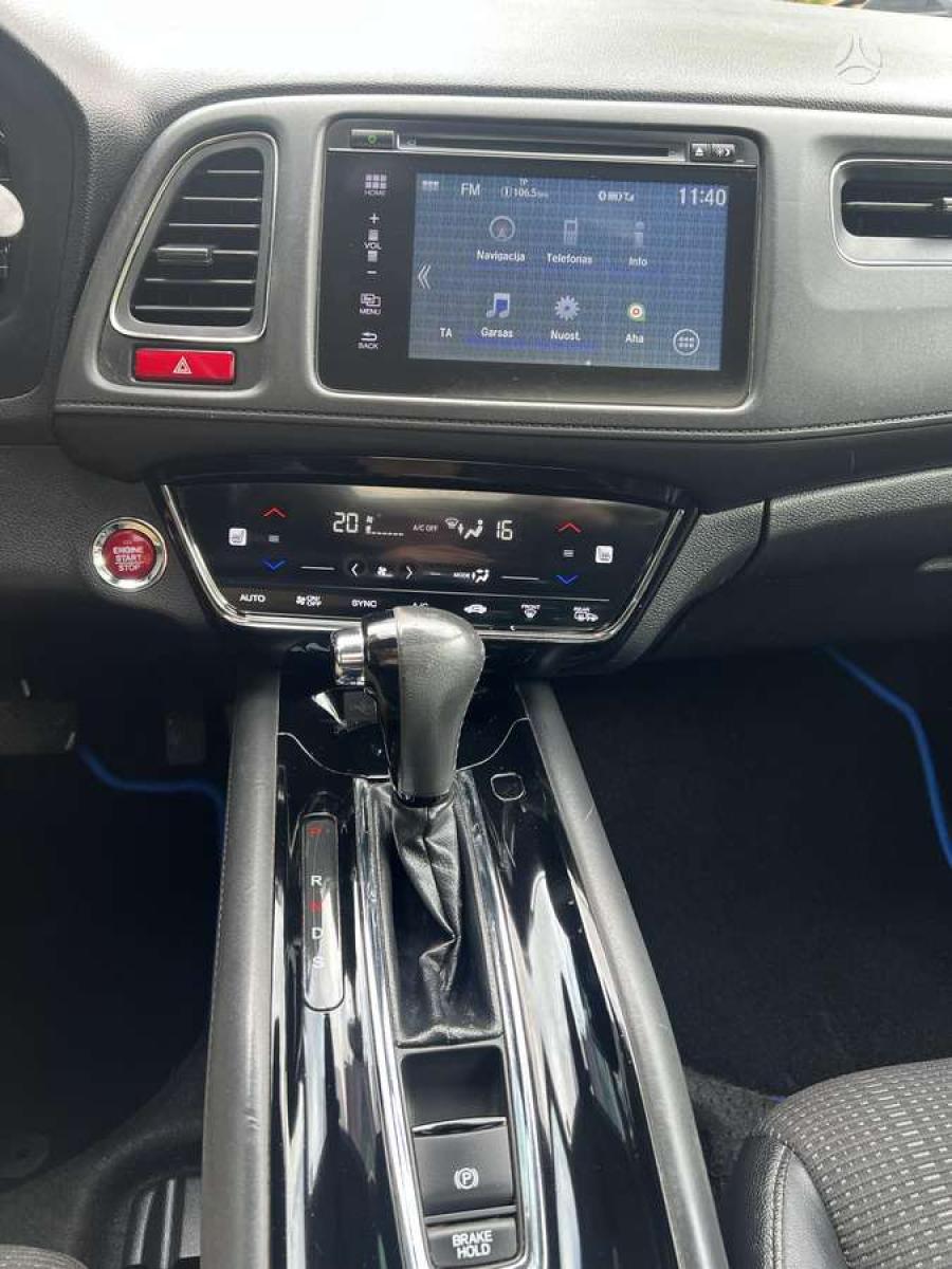 Blue Honda HR-V 2016 in Klaipeda, with an engine capacity of 1.50 L and mileage of 203 thousand km for 9500 €, photo 35 on AUTOMOTO.COM.LV